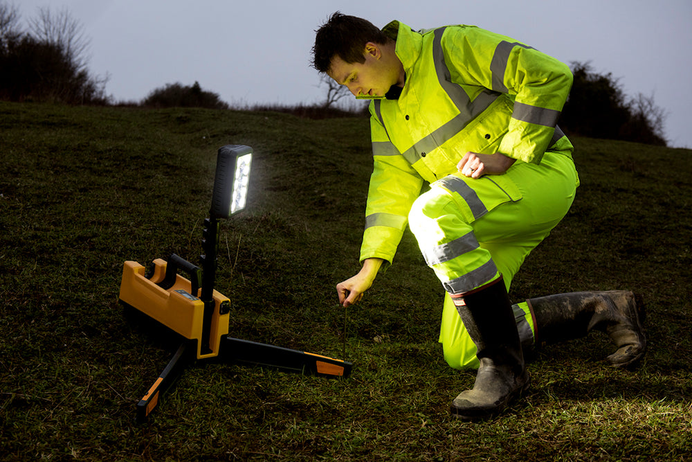 Solaris Pro | 16000 Lumens | 18.2Ah | 24 Hour Runtime | Rechargeable A